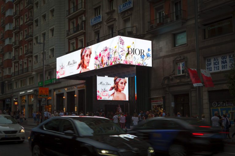 Dior Campaigns On Our Digital Screens In Spain | DEFI Group